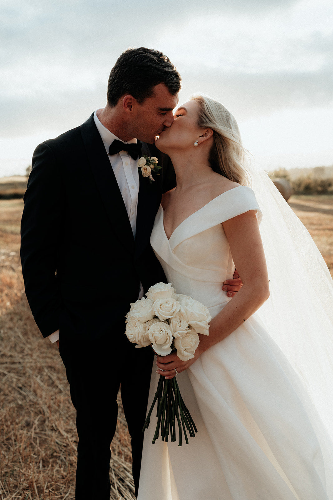 Grace Mikey Wedding On Cloud Nine: Grace And Michael's Romantic Garden